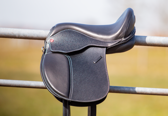 EDIX Elore Kids treeless dressage saddle - EDIX Saddles