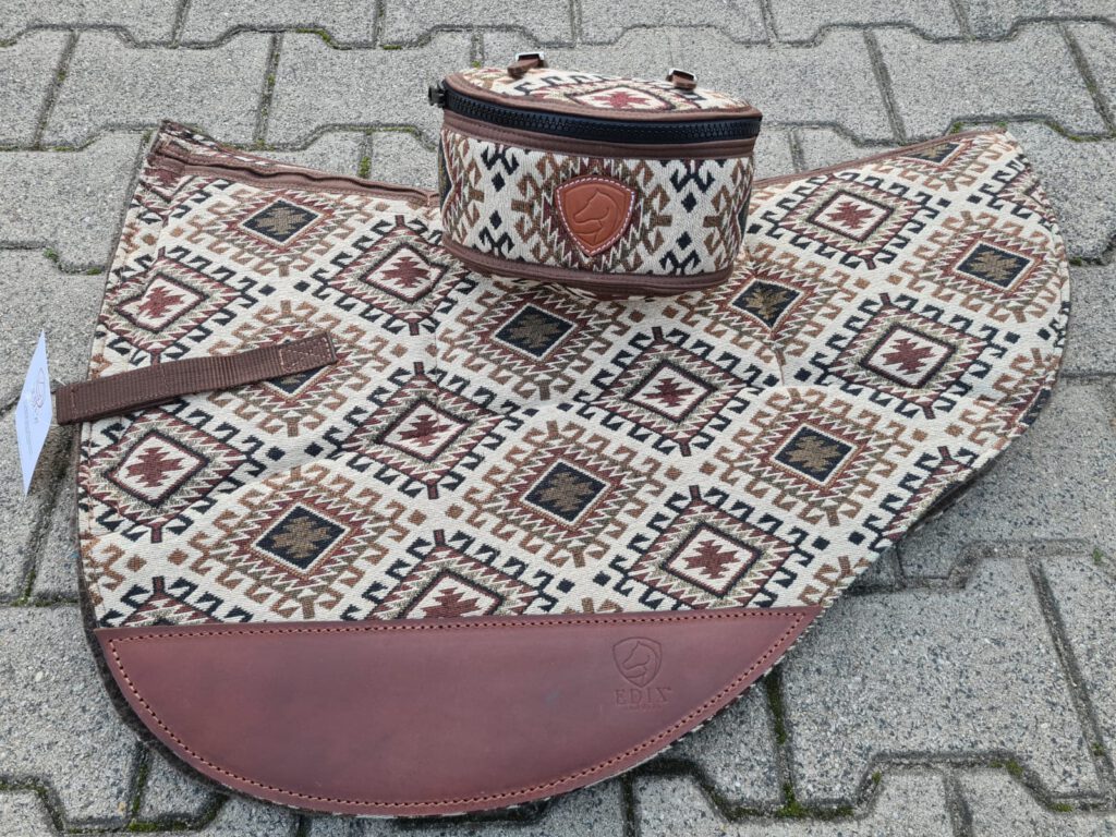 EDIX WN Brightstar 8-pocket roundskirt pad - EDIX Saddles