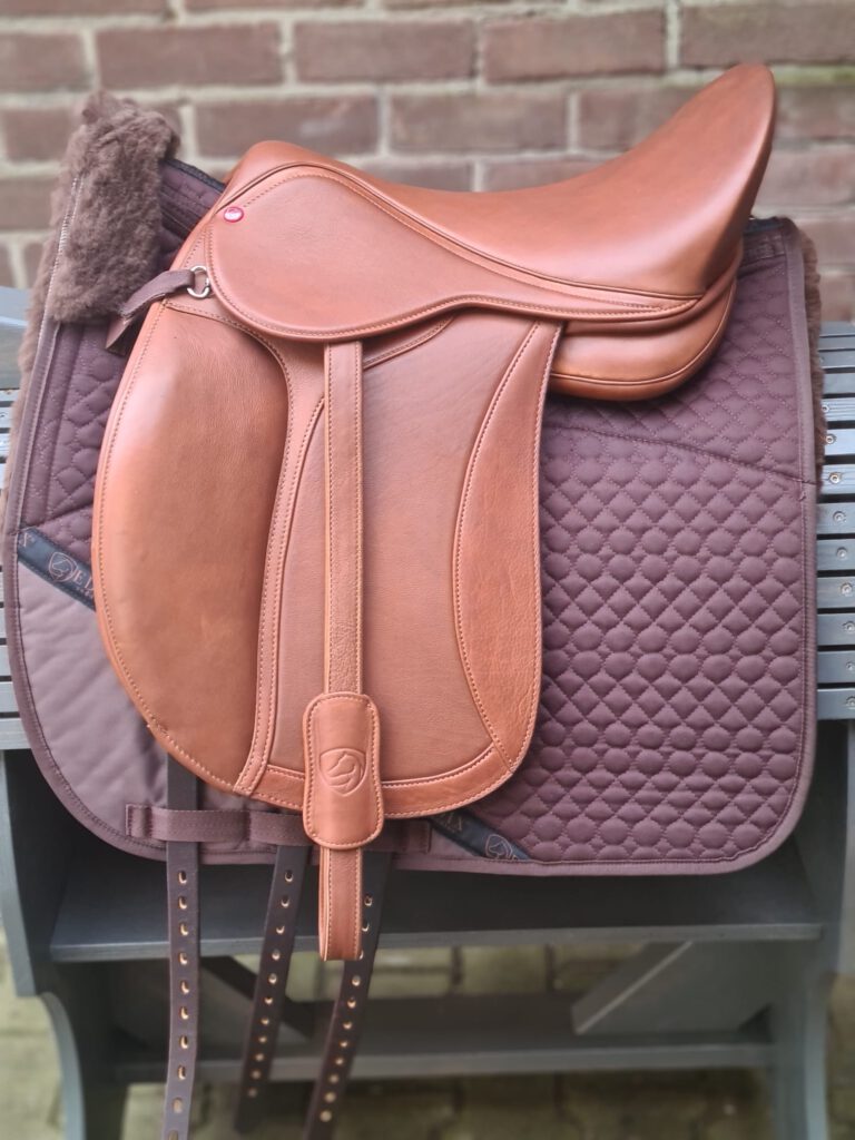 EDIX Tudor soft tree dressage saddle - EDIX Saddles